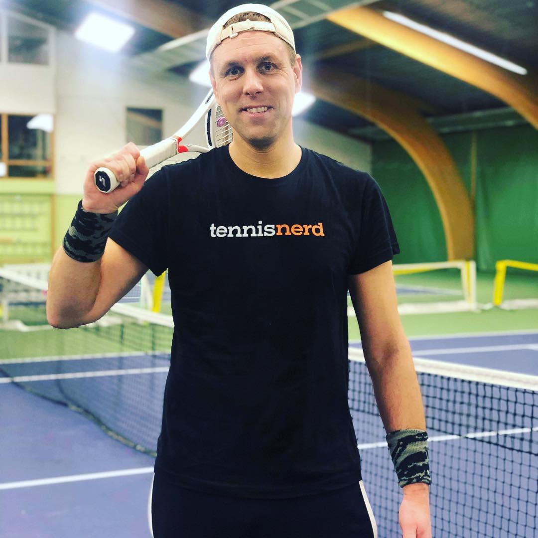 How to customize a tennis racket and get that pro stock racket feel