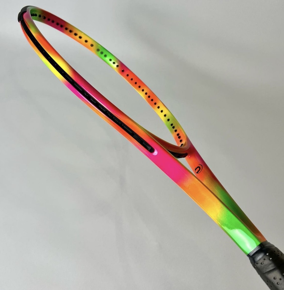 Get your racquets painted - Tennisnerd.net