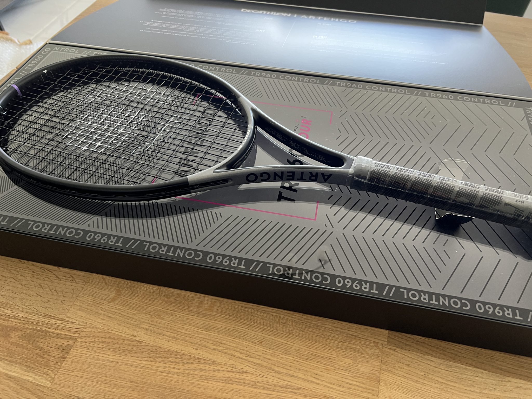 Gael Monfils new racquet - Artengo TR 960 Control Tour - Tennisnerd.net