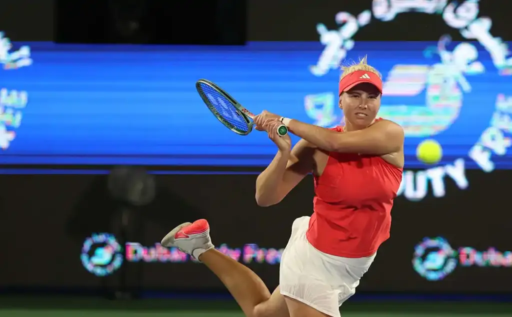 Clara Tauson's Racquet - Player Profile - Tennisnerd.net