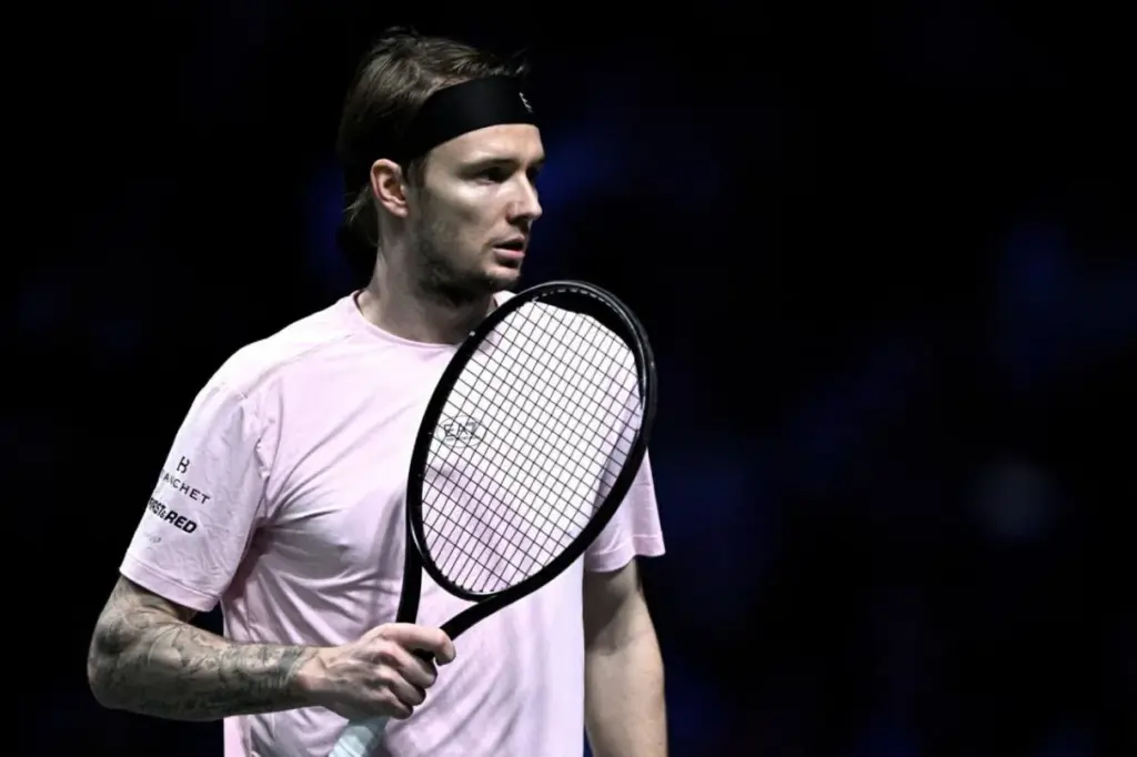 Pro racquet switches in 2025 and what to expect in 2026 - Tennisnerd.net