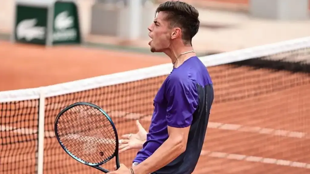 Arthur Gea's Racquet - Player Profile - Tennisnerd.net